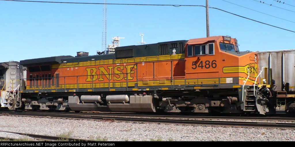 BNSF 5486